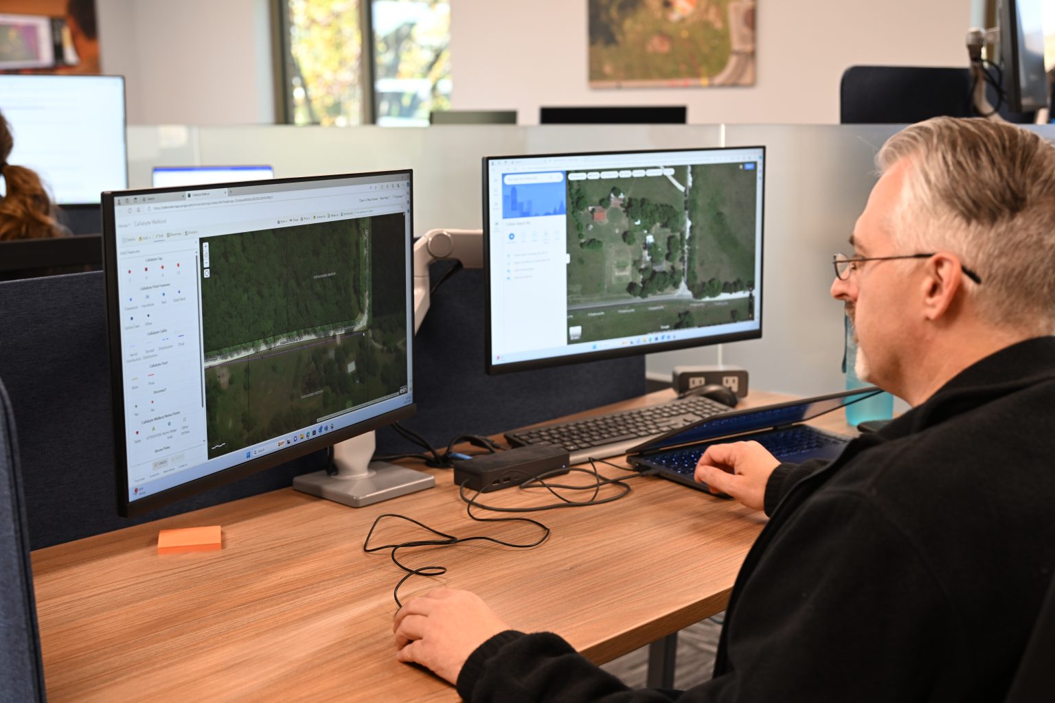 What Does a Geographic Information Systems Specialist Do? - UtiliSource